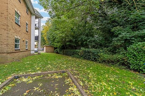 International Way Sunbury Tw16 7hq Devenports Estate Agents