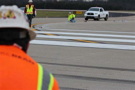 10 Runway Airport And Taxiway Lights Explained Aviation History Century Of Flight