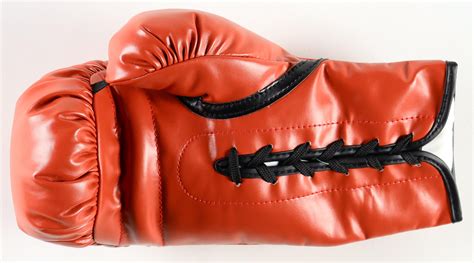 Sugar Ray Leonard Signed Boxing Glove Beckett Pristine Auction