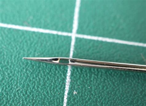 A Guide To Sewing Machine Needle Sizes And Its Parts