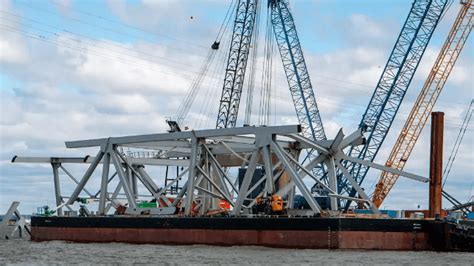 Contractors Remove 150 Tonne Section Of Baltimores Key Bridge