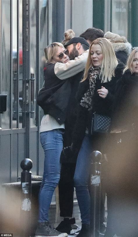 Robin Wright And Clement Giraudet Put On A Pda In Paris Daily Mail Online
