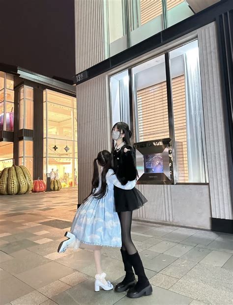 Pin De Rosie Batty En Art Pose Inspiration Conjuntos De Ropa Casual