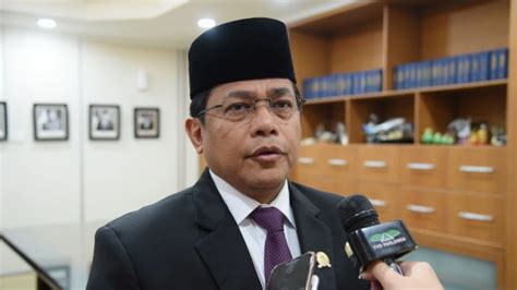 Kpk Periksa Sekjen Dpr Terkait Kasus Dugaan Korupsi Pengadaan Sarana