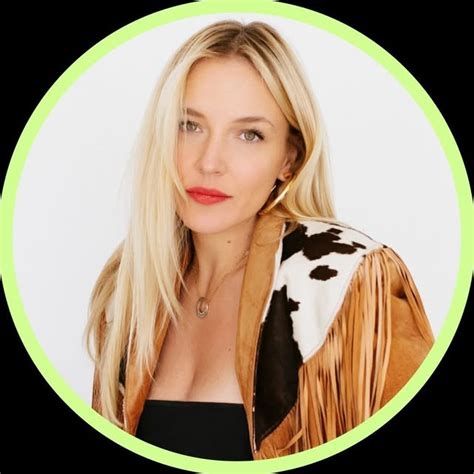 Danielle Duboise Danielleduboise • Threads Say More