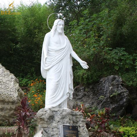 Risen Jesus Statue