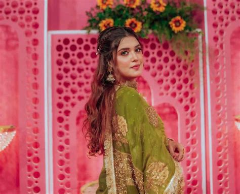 Kanwal Aftab Steals The Show At Larib Khalid And Zarnab Fatima S Mayuon