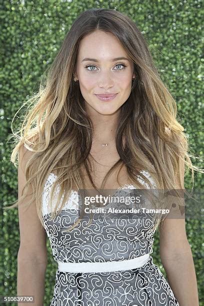 482 Hannah Davis Sports Illustrated Swimsuit Photos And High Res Pictures
