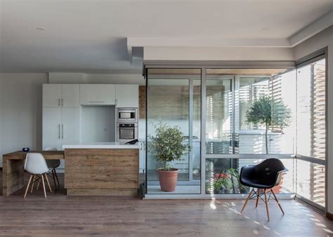 Ayeneh Office Gives Tehran Apartments A Textured Facade