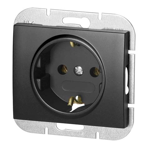 Flush Mounted Single Socket 2pe Schuko Onyx 16a 250v Pt 17o Black