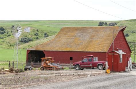 Solve Barn Plus Stuff Jigsaw Puzzle Online With 96 Pieces