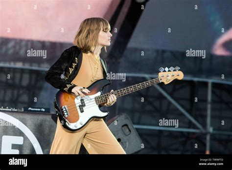 Victoria De Angelis From Maneskin In Concert At Party Like A Deejay