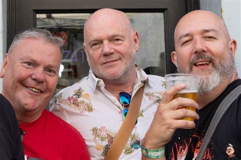 Captain Cockroach Photographer