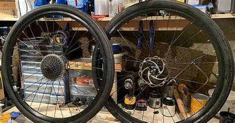 700c 18 23 Diamondback Wheelset With Specialized Adventure Gear Tires