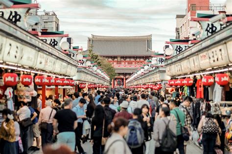 The Best Snacks To Try On Nakamise Dori