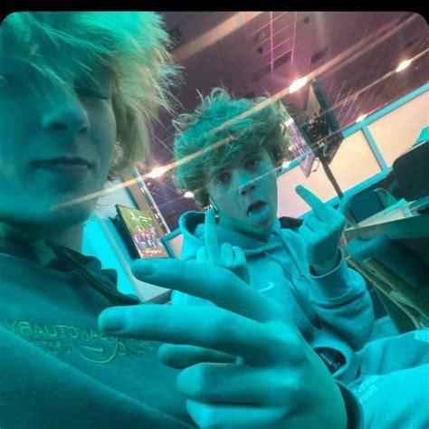 Brandon Luckibrando • Threads Say More