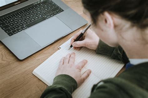 5 Majors That Can Land You Lucrative Job Opportunities Lives On