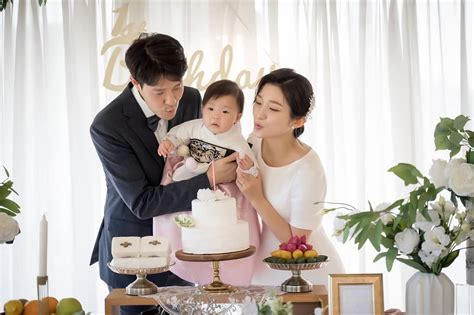 출장돌상업체마망드몽 돌잔치 돌상 홈돌상 출장돌상 백일상 마망드몽 오월식당 화사한 미소가 너무너무 예쁜 가족♡ 마망드몽의 그리너리돌상을 준비해드렸어요 오월식당