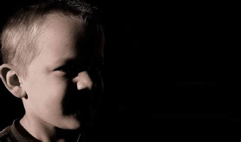 Une Prof Viole Son Bébé De 6 Mois Et Se Filme Avant De Se Rendre à La