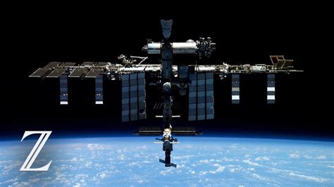 ISS: Sojus-Rettungskapsel erreicht die Internationale Raumstation - YouTube