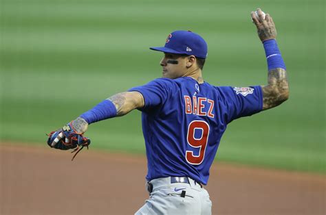 Cubs Javier Baez Makes Between The Legs Pitch Look Way Too Easy Video