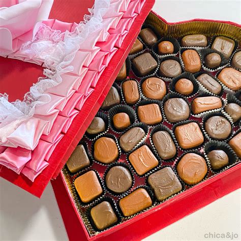 Diy Giant Heart Shaped Candy Box Valentines Day Decoration Chica And Jo