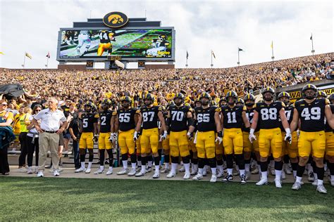 Hawkeyes Accept Bid To 2025 Reliaquest Bowl Iowa Hawkeyes Athletics