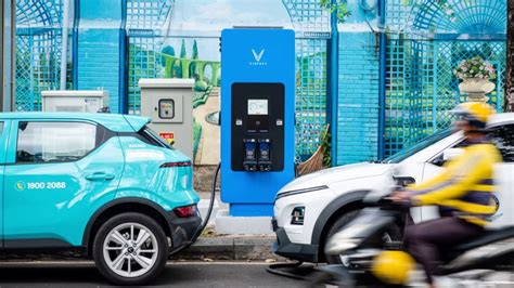 Vinfast Ph To Launch Electric Mpv Scooters In 2026