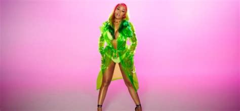 Nicki Minajs Music Video For ‘barbie Dreams — Pics Hollywood Life