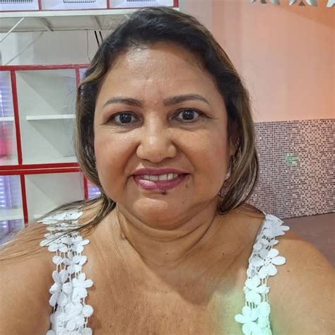 Inez Praseres Costainez • Threads Say More