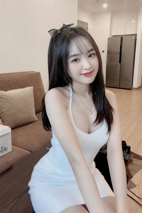 69 Ảnh lê phương anh sexy mặc bikini hở hang táo bạo genz relax