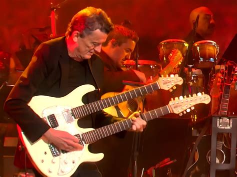 Eagles Guitarist Steuart Smith Leaves Band Due To Parkinsons