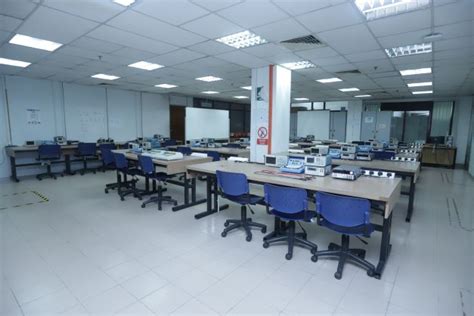 Year 2 Laboratory Department Of Electrical Electronic And Systems