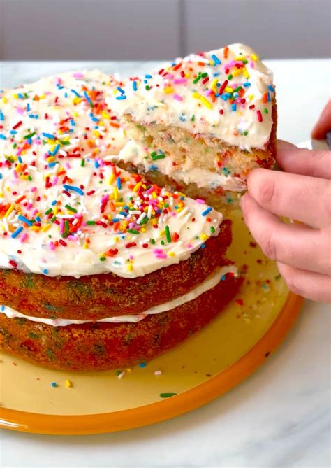 This Naked Birthday Cake Style Makes Cake Making Easy