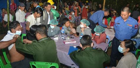 တပ်မတော်မြစ်တွင်းသွား ဆေးရုံရေယာဉ် ရွှေပုဇွန် နှင့် မြစ်ရေယာဉ် စကု ဝါးခယ်မမြို့၊ မရမ်းချောင်က