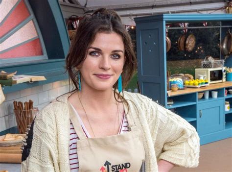 Aisling Bea Age Stand Up Comedy Career And Celebrity Bake Off Metro News