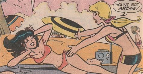 Betty And Veronica At The Beach From Pep No Betty Veronica Bettycooper Veronicalodge