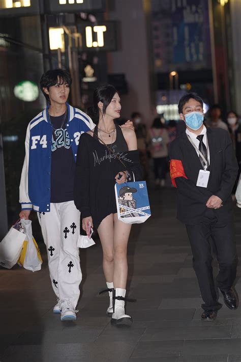 羽生三未图集写真cos图集万圣黑丝女仆 37图片156gb 糯舞cos