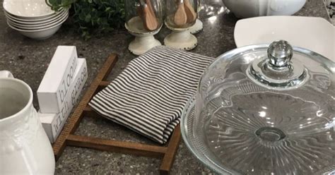 Simple Shelf Styling Redesign