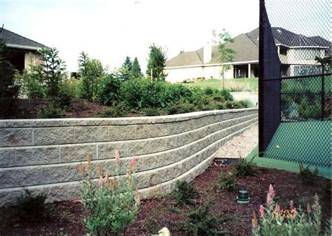 How To Build A Split Face Block Retaining Wall Wall Design Ideas