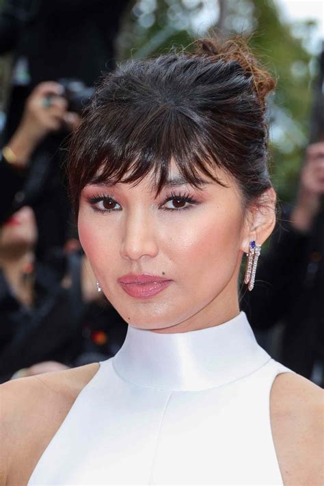 The Ultimate Guide To Textured Bangs And How To Not Mess Them Up