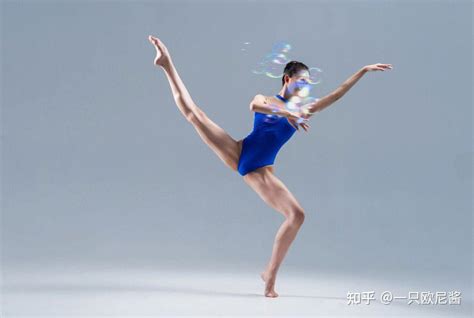 大一舞蹈生的性感美 知乎