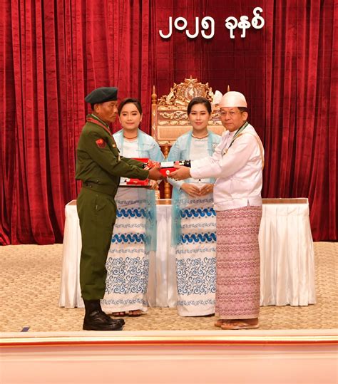 နိုင်ငံတော်စီမံအုပ်ချုပ်ရေးကောင်စီဥက္ကဋ္ဌ နိုင်ငံတော်ဝန်ကြီးချုပ်ဗိုလ်ခ