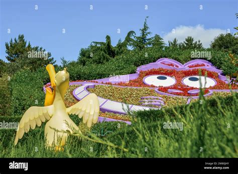 The Alice In Wonderland Cheshire Cat In Disneyland Theme Park In