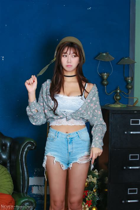 레이싱걸 반지희 레이싱모델 동덕여자대학교 모델과 출신 큐닉스 QNIX 전속 모델로 선정 년 아시아 모델 페스티벌 레이싱 모델