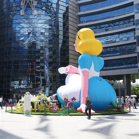 Alice In Wonderland Inflatables Customized Tradekorea