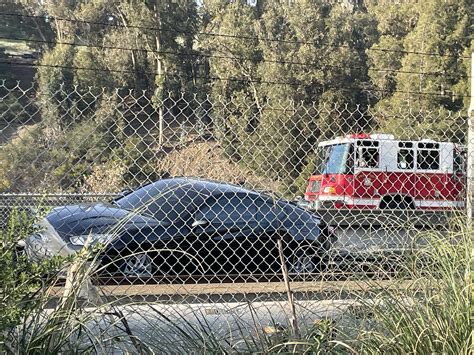 1 Hospitalized After Car Fell Off Tow Truck Onto East Bay Bart Tracks