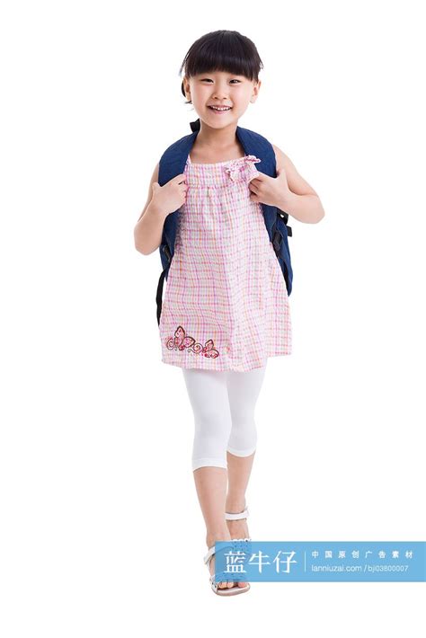 背书包的小女孩 蓝牛仔影像 中国原创广告影像素材