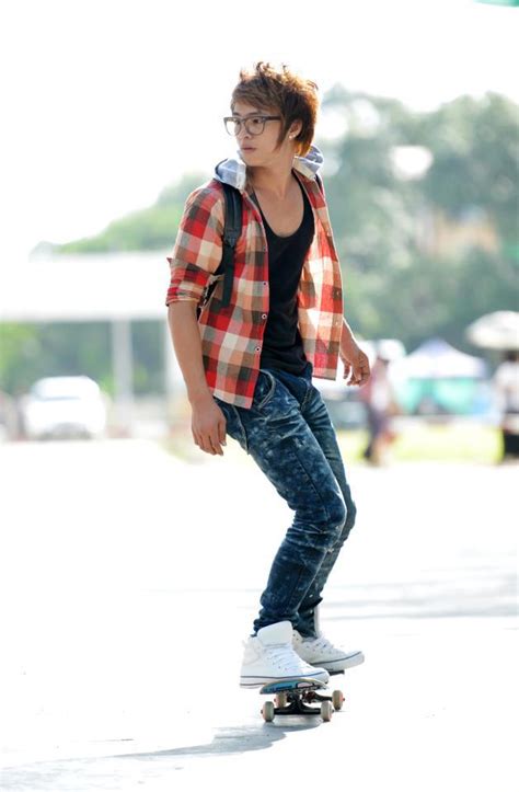 M Y A N M A R H U N K S Aung Lay