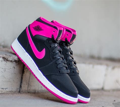 Womens Shoes Air Jordan 1 Retro High Gg Black Vivid Pink White